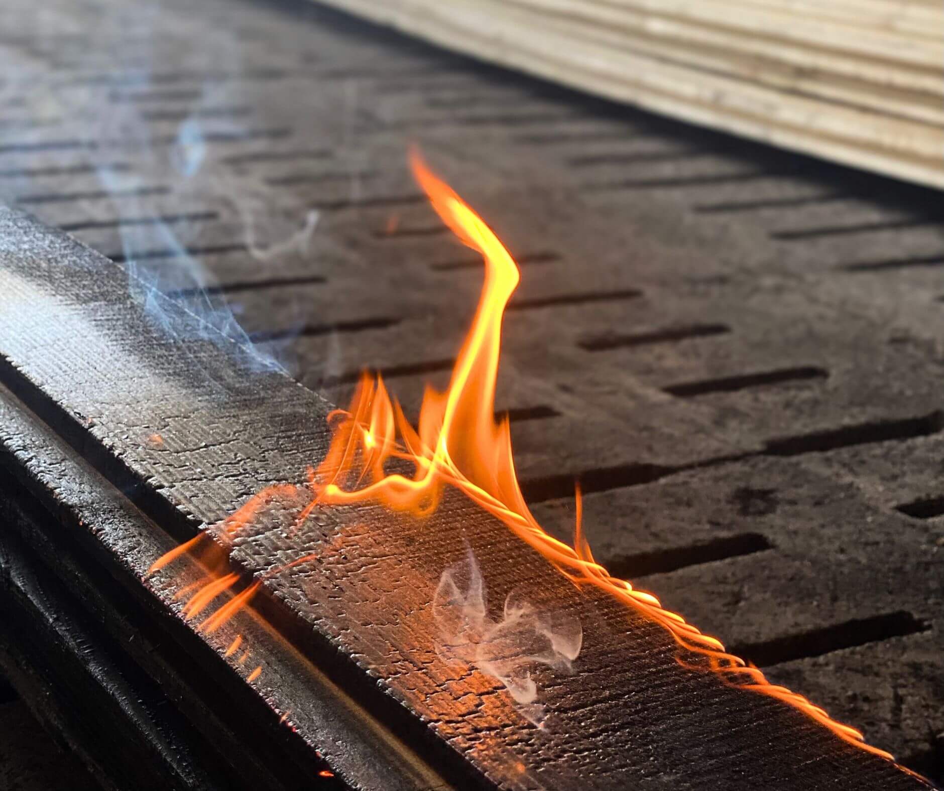 Deginta mediena fasadui | Fasado dailylentės | Reburnent PRO